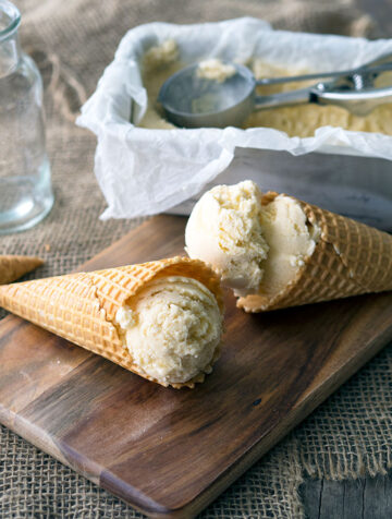Hot Cross Bun Ice Cream for Easter | Belly Rumbles