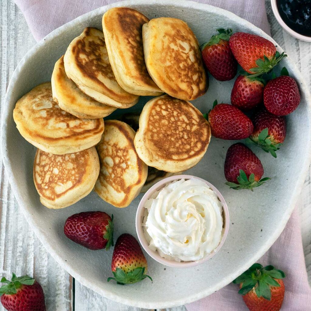 Delicious Fluffy Pikelets - Belly Rumbles
