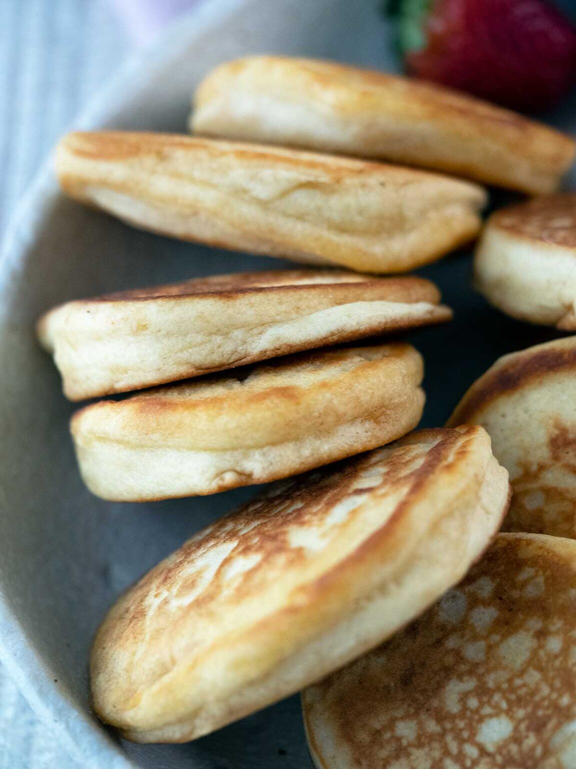 Delicious Fluffy Pikelets - Belly Rumbles
