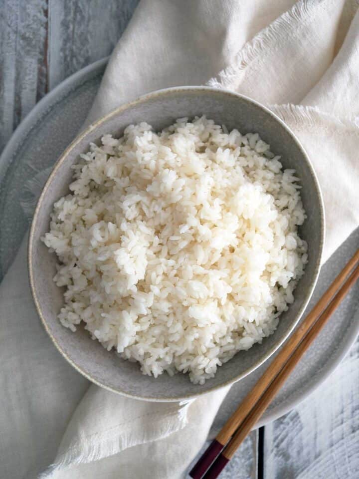 How to make sushi rice in a rice cooker - Belly Rumbles